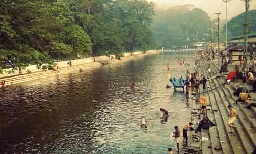சபரிமலையில் மிகவும் புனிதமாக கருதப்படுகின்ற பம்பா நதி, கங்கை, காவிரி ...